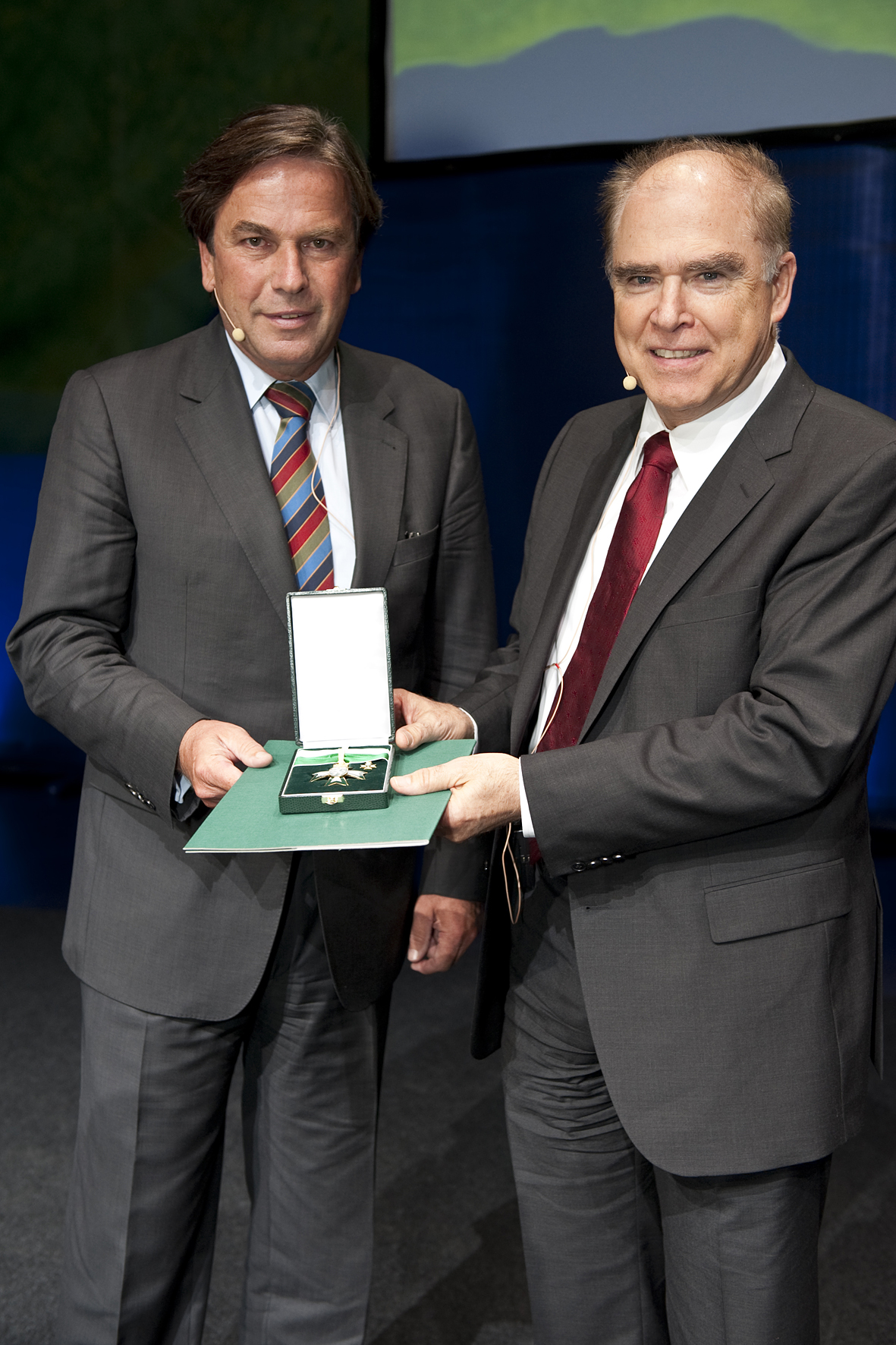 Großes Goldenes Ehrenzeichen für Prof. Helmut List - Land Steiermark ...