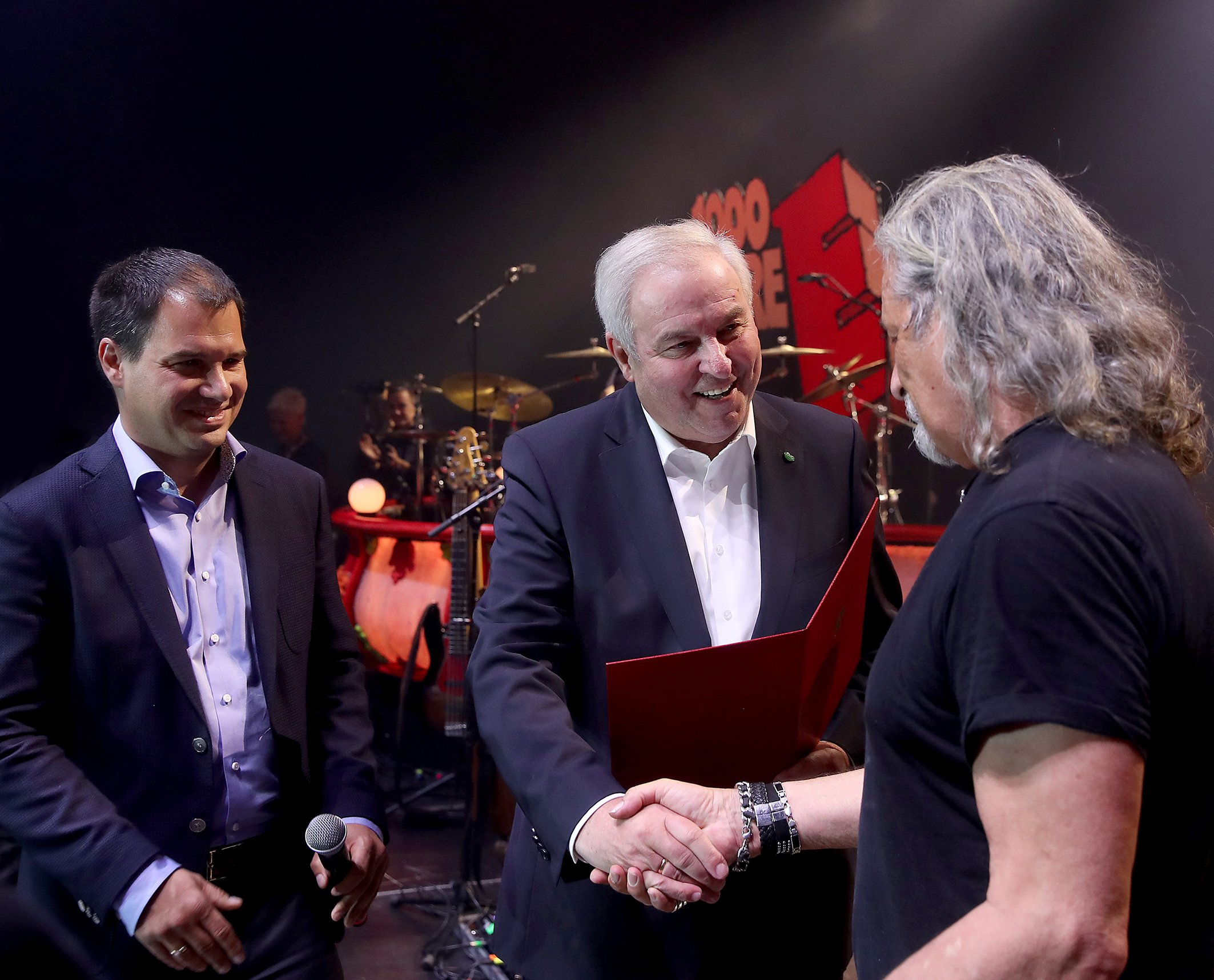 Hohe Auszeichnung für EAV-Mastermind Thomas Spitzer - Land Steiermark ...