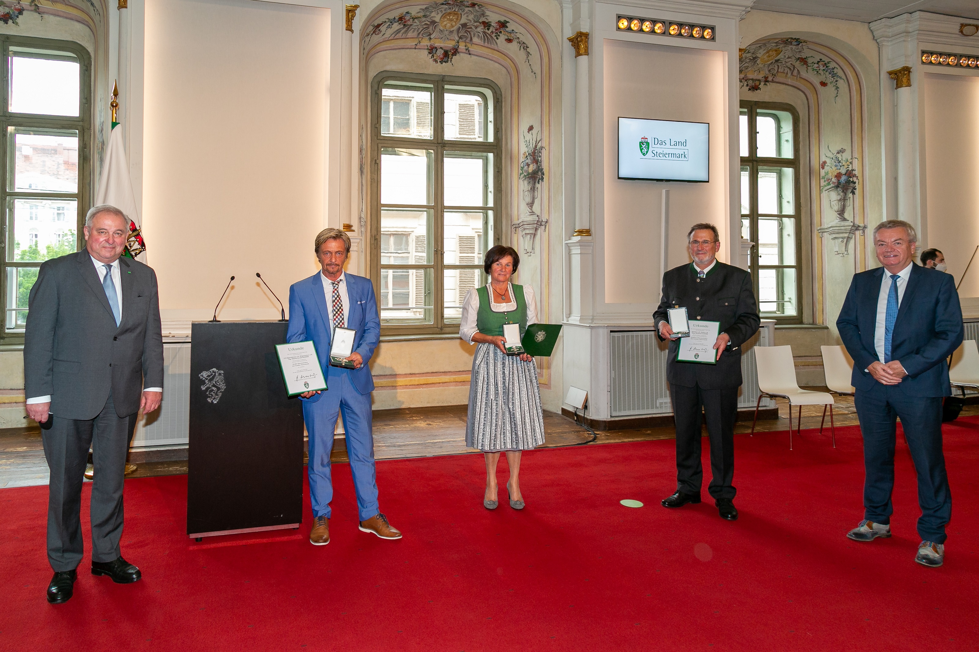 Große und Goldene Ehrenzeichen des Landes Steiermark verliehen - Land ...